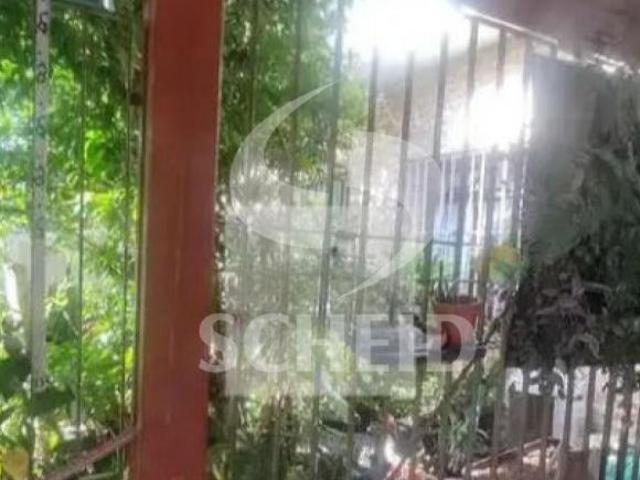 Vende se excelente casa na Cidade Dutra!