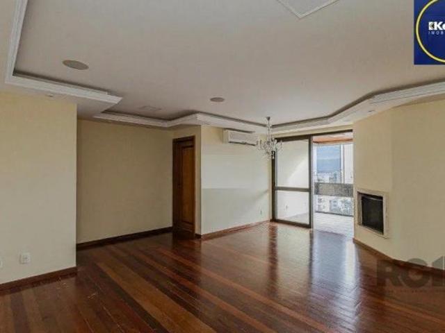 Vende se excelente apartamento 3 quartos c/ suíte, 2 vagas, living com lareira