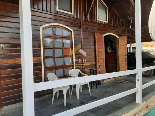 Vende se excelente propriedade com potencial de renda! Condomínio Clube de Campo