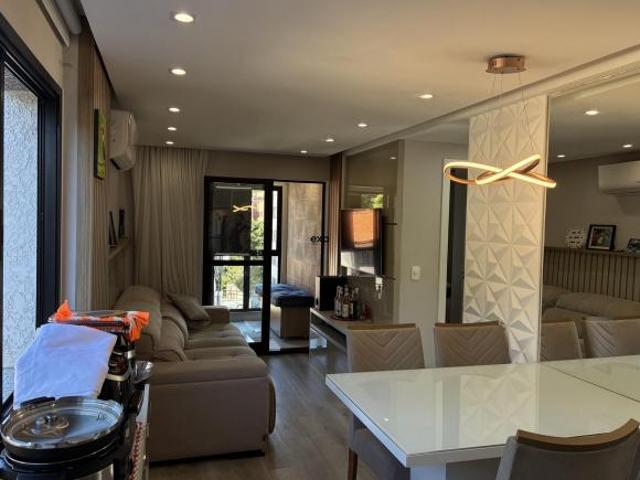 VENDE SE EXELENTE APARTAMENTO NO PORTÃO COM 2 QUARTOS