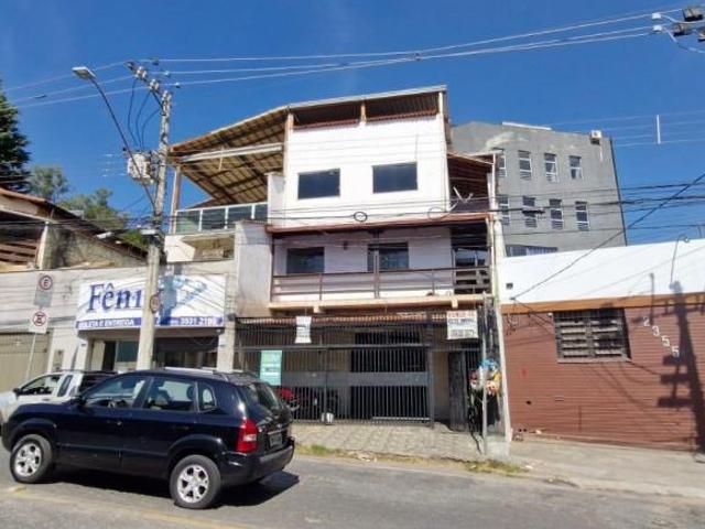 VENDE SE IMÓVEL COM DUAS CASAS NO CENTRO DE BETIM/MG