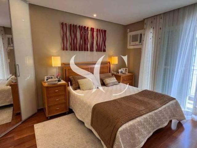 Vende se incrível apartamento com 03 suítes na Ponta da Praia em Santos