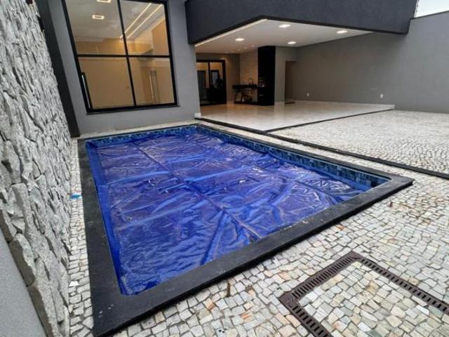 Vende se Linda Casa no Jardim Botânico