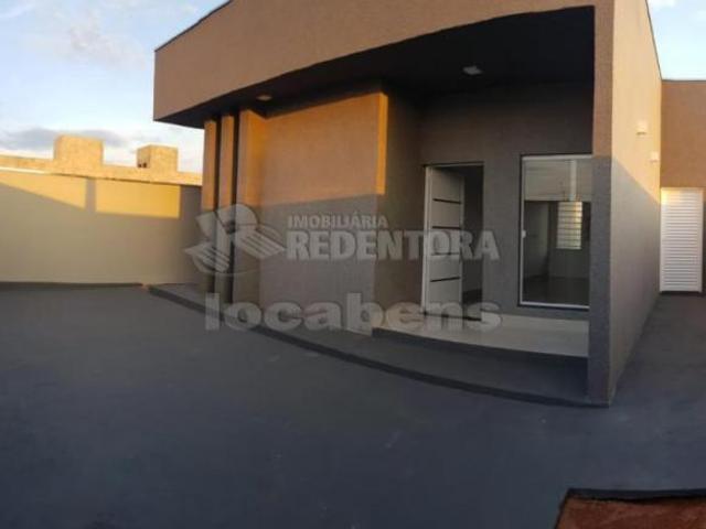 Vende se linda casa no Setvalley III
