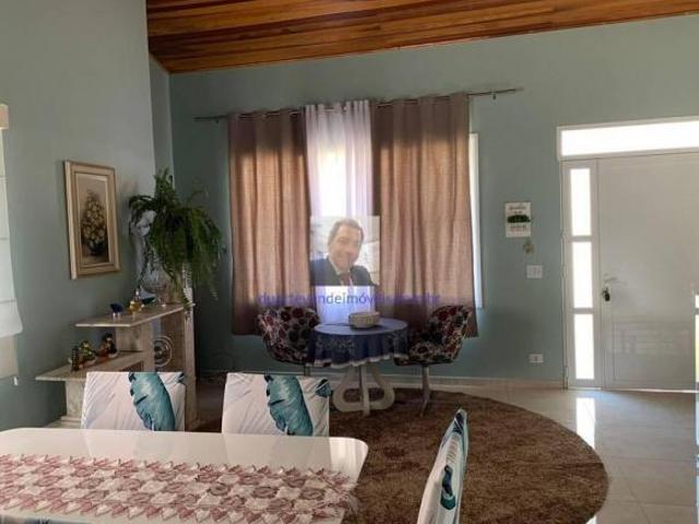 Vende se linda Casa Nova, no Cond. Haras Bela vista, com piscina e Gourmet