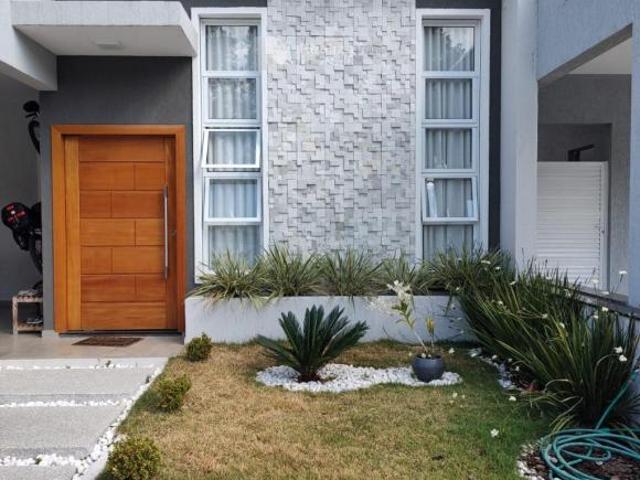 Vende se linda casa com 3 suítes, escritório e ampla varanda gourmet!