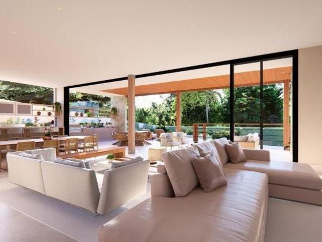 VENDE SE LINDA CASA CONDOMÍNIO FECHADO – 4 SUÍTES – 467M2
