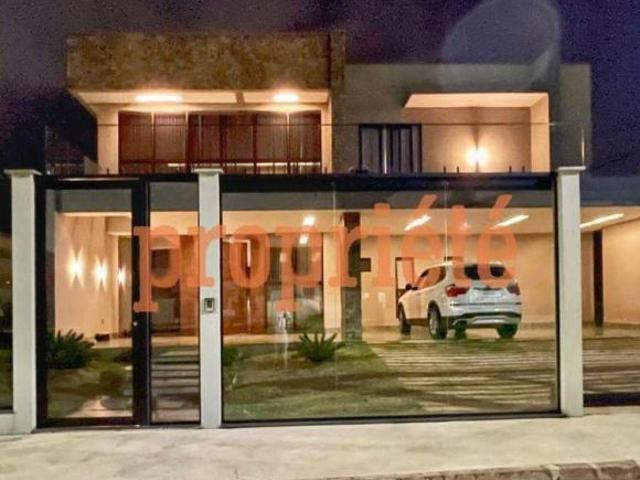 VENDE SE LINDA CASA PLANEJADA – CONDOMÍNIO ALTO DA BOA VISTA