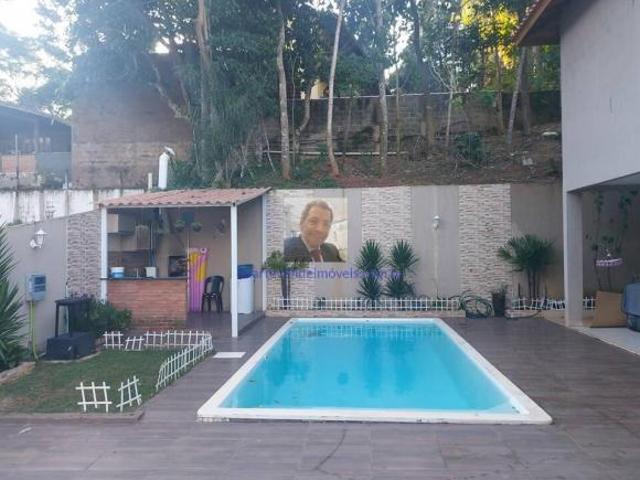 Vende se linda Casa 3 Suítes em Condomínio Vila Verde, km 36 Ra