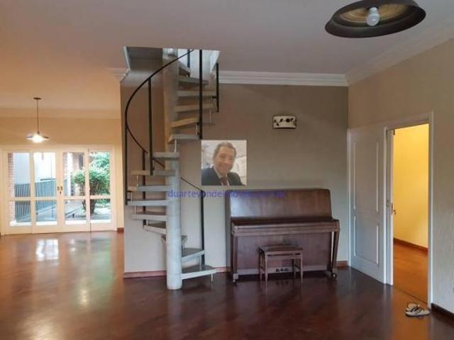 Vende se Linda Casa 4 Suítes na Granja Viana, GVII, Gleba 5