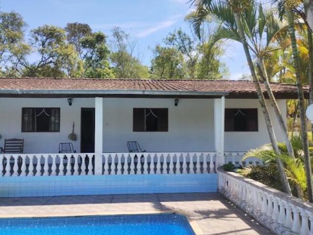 Vende se linda Chácara formada