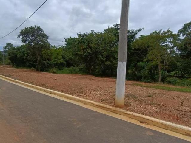 Vende se lote no bairro Recanto das Árvores