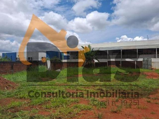 VENDE SE LOTE COM EDÍCULA EM LOCALIZAÇÃO PRIVILEGIADA NO TAQUARI!