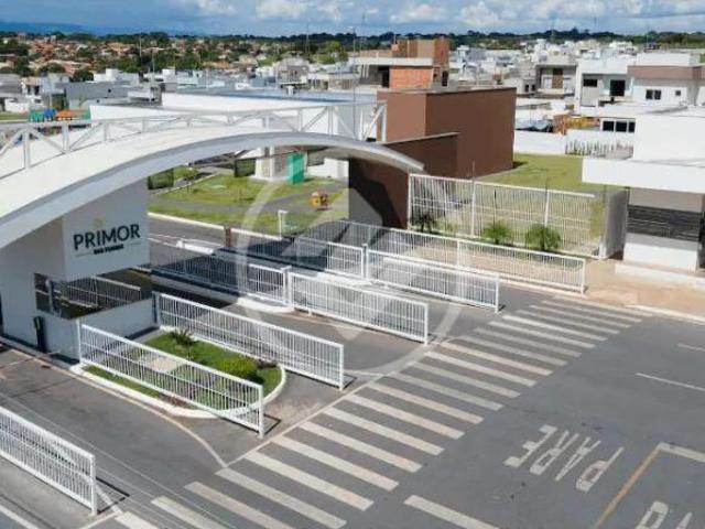 Vende se lote de 250m² no condomínio Primor das Torres. R$ 240.000