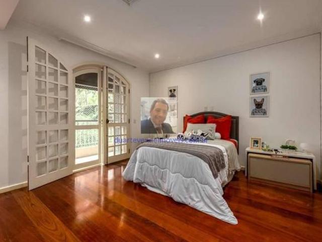 Vende se Mansão no Pq Silvino Pereira. Mansão cinematográfica!