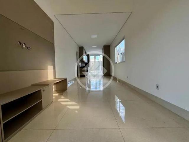 # Vende se ou aluga se casa no Condomínio Primor das Torres, com 03 suítes, móveis planejados em t