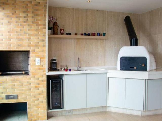 VENDE SE PORTEIRA FECHADA. Apartamento de Alto Padrão no Campo Belo