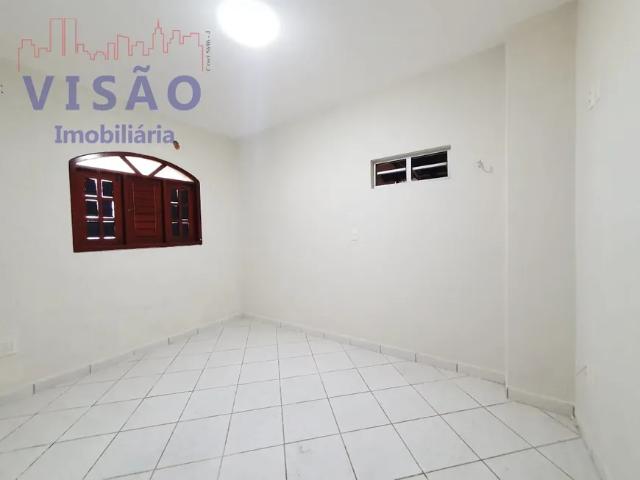 Vende se prédio residencial com 06 apartamentos já locados