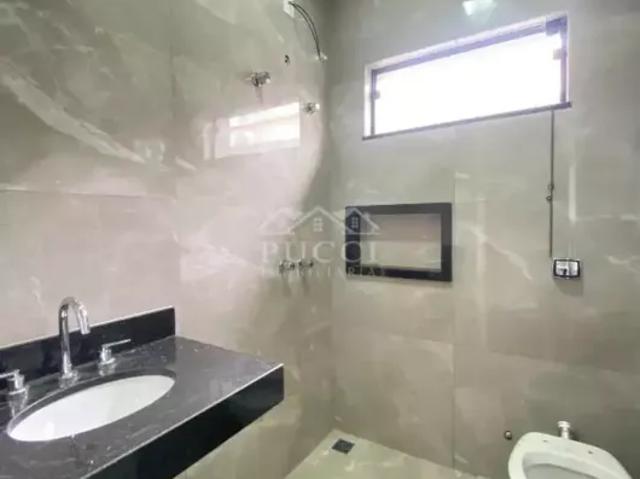 Vende se residência no Bairro Vila Nicácio