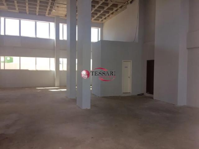 Vende se Sala comercial Terrea com ar condicionado, piso porcelanato, copa. Recepção, wc com acess
