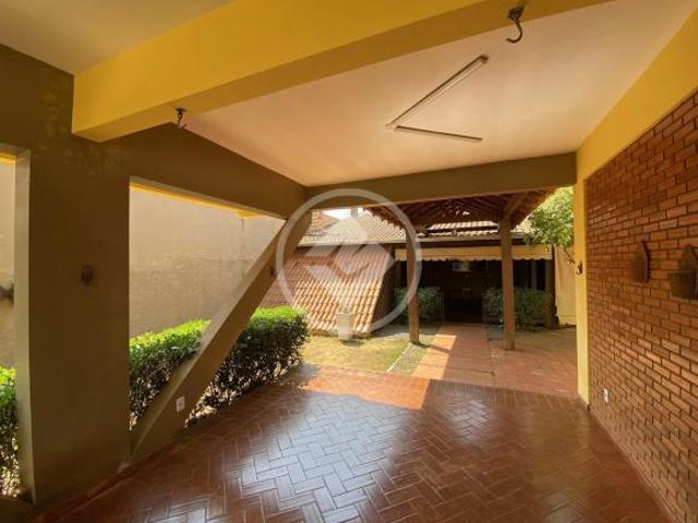 Vende se Sobrado Mobiliado Alto Padrão na regiao central de Chapada dos Guimarães MT 800 m² de t