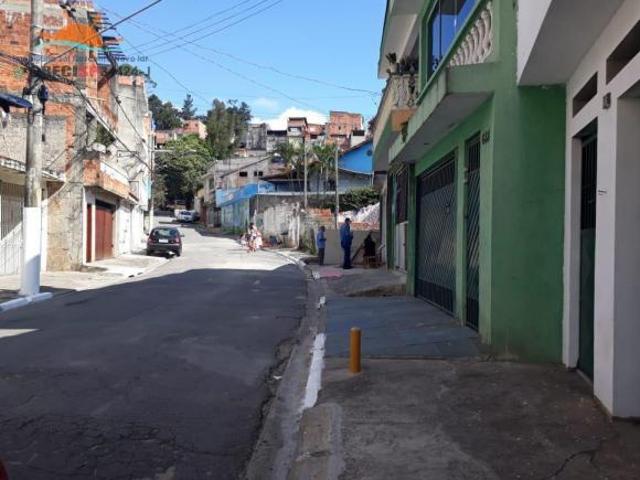 Vende se sobrado na Chácara Sta. Maria