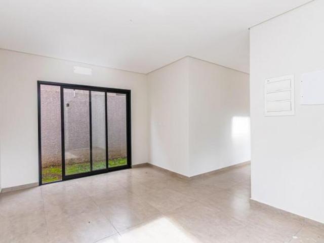 VENDE SE SOBRADO NO CAMPO COMPRIDO