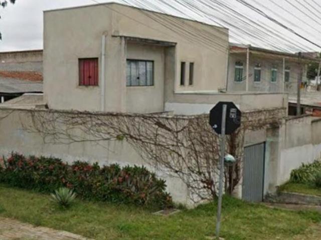 Vende se sobrado no São Braz