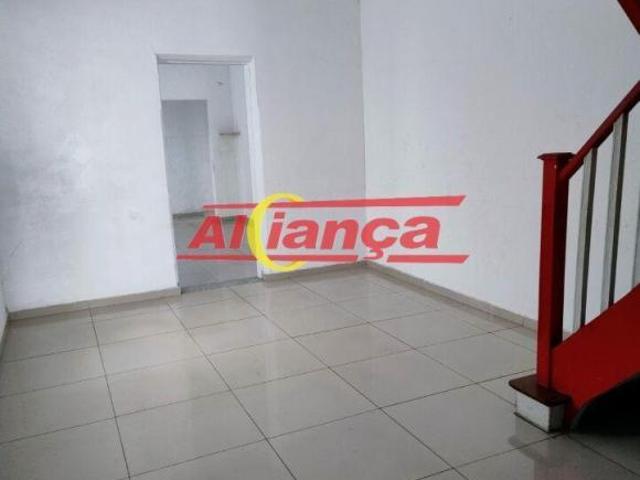 Vende se sobrado no Tatuapé com 3 quartos, 2 vagas e excelente localização. Agende sua visita