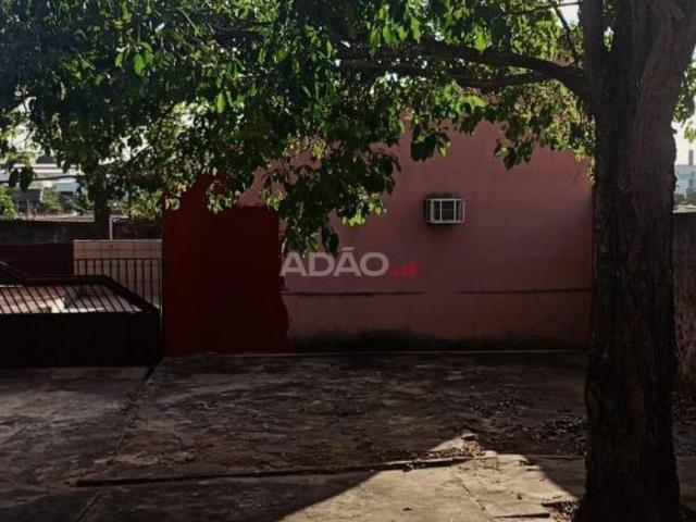 VENDE SE SOBRADO COM 4 QUARTOS 2 SUÍTES. ÁREA TOTAL DE 2.200 M² Casa de Rua com 4 Quarto s por R$