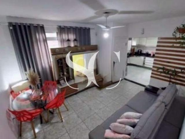Vende se sobrado com 02 dormitórios no bairro de Macuco em Santos