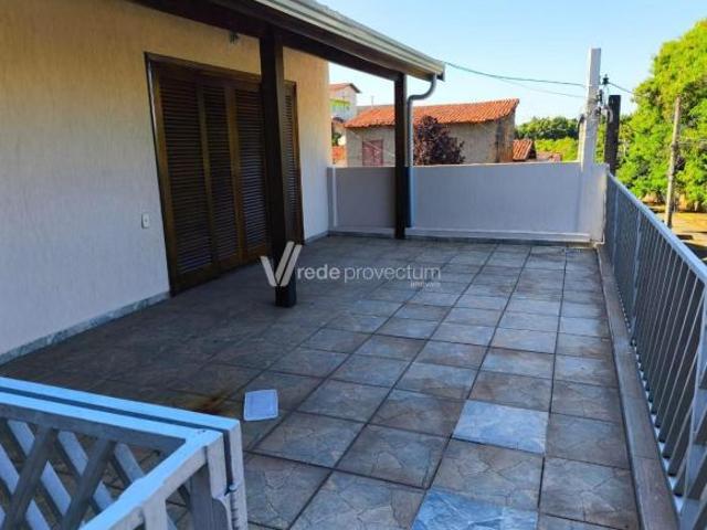 Vende se sobrado com 250m² de construção em Campinas