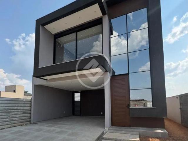 #Vende se Sobrado de Alto Padrão no condomínio Florais da Chapada, com 03 suítes, 255,80m2 de área