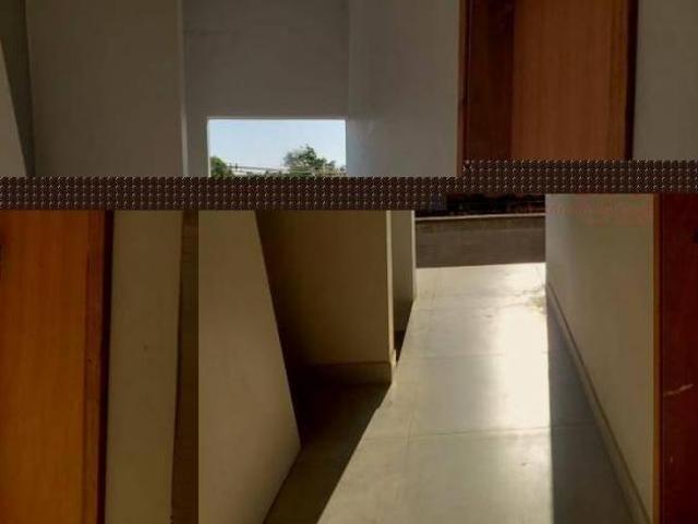 Vende se Sobrado em condomínio com 3 suítes A/C 247M2 A/T 300M2