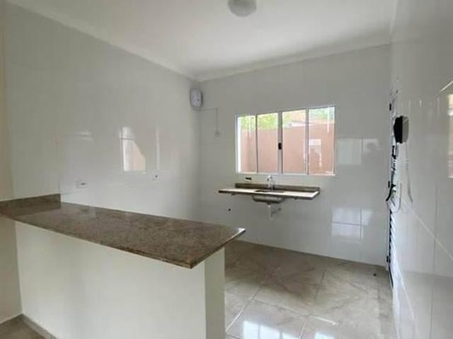 Vende se sobrado em condominio em Caraguatatuba Cidade Jardim Otima localização. * Dois dormitório