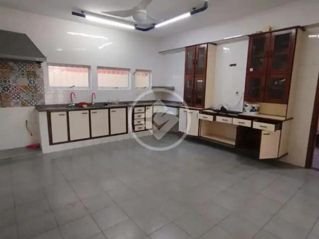 Vende se Sobrado Residencial Bela Marina 6 quartos, sendo 3 suíte. R$ 1.500.000,00