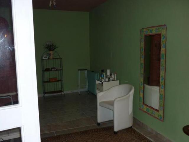 Vende se sobrado 2 dormitórios
