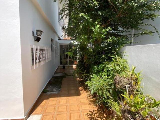 Vende se sobrado 3 dormitórios