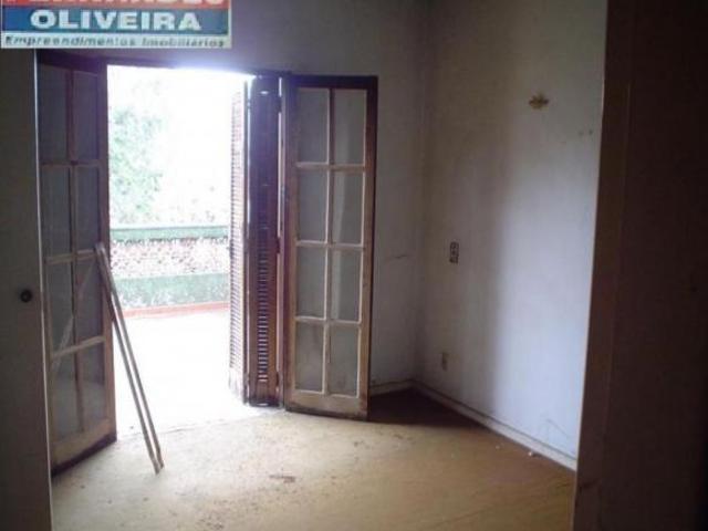 Vende se sobrado 3 dormitórios