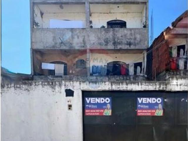 VENDE SE SOBRADO 3 PAVIMENTOS 9 QUARTOS NO RIACHO FUNDO II
