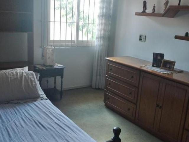 Vende se sobrado 5 dormitórios
