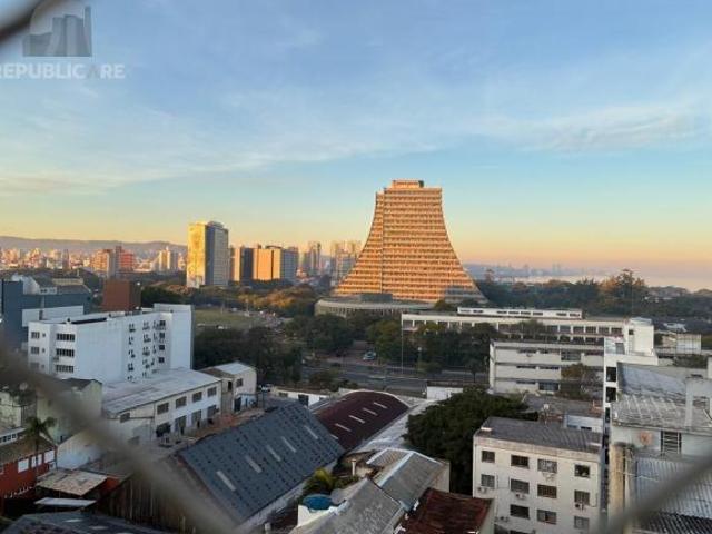 Vende se studio semimobiliado no Centro Histórico