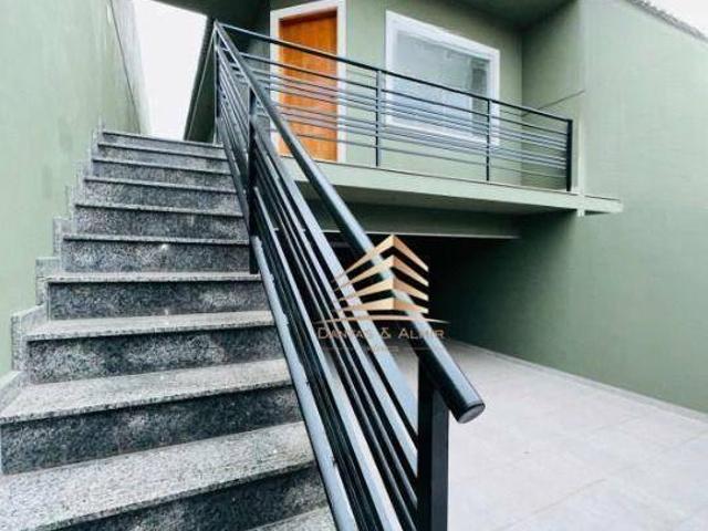 Vende sobrado novo na Vila Galvão, com 3 dormitórios e 1 suíte, perto do Lago dos Patos, próximo do