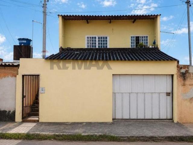 VENDE SOBRADO COM DUAS MORADIAS E RENDA ATIVA EM SAMAMBAIA NORTE