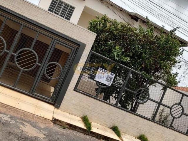 Vende Sobrado Condomínio Vila da Serra I CPA