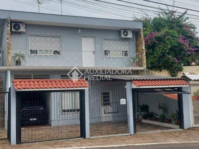 vende sobrado localizado a 3 quadras do Hospital da Ulbra