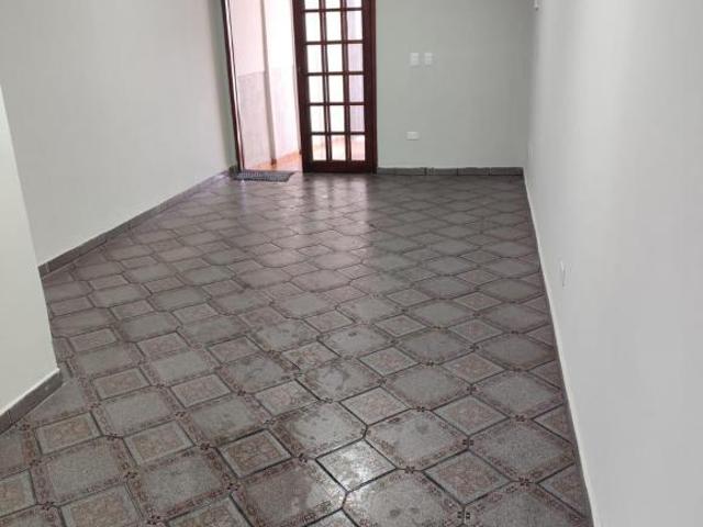 Vendem se 2 casas no mesmo terreno – ótima oportunidade! Localização: Rua