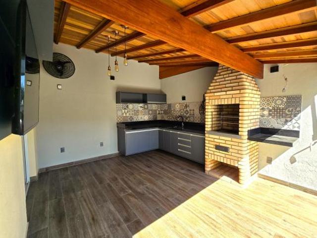VENDE/ALUGA SE CASA CONDOMINIO 130M² 3 DORMITÓRIOS 1 SUITE + QUINTAL GOURMET