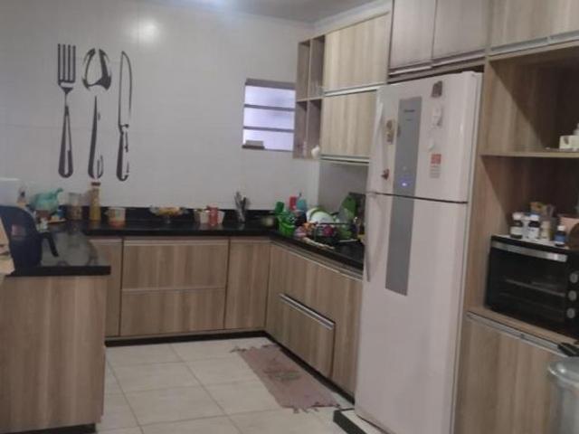 VENDO 2 CASAS DE 300 METROS EM UM LOTE DE 400m