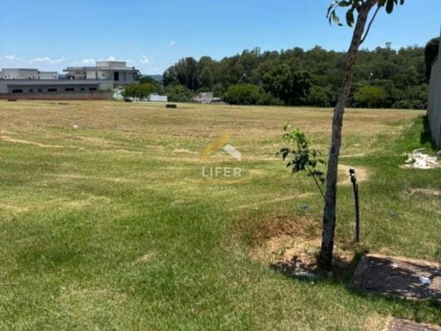 Vendo terreno no Condomínio Residencial Haras Patente, localizado na cidade de J